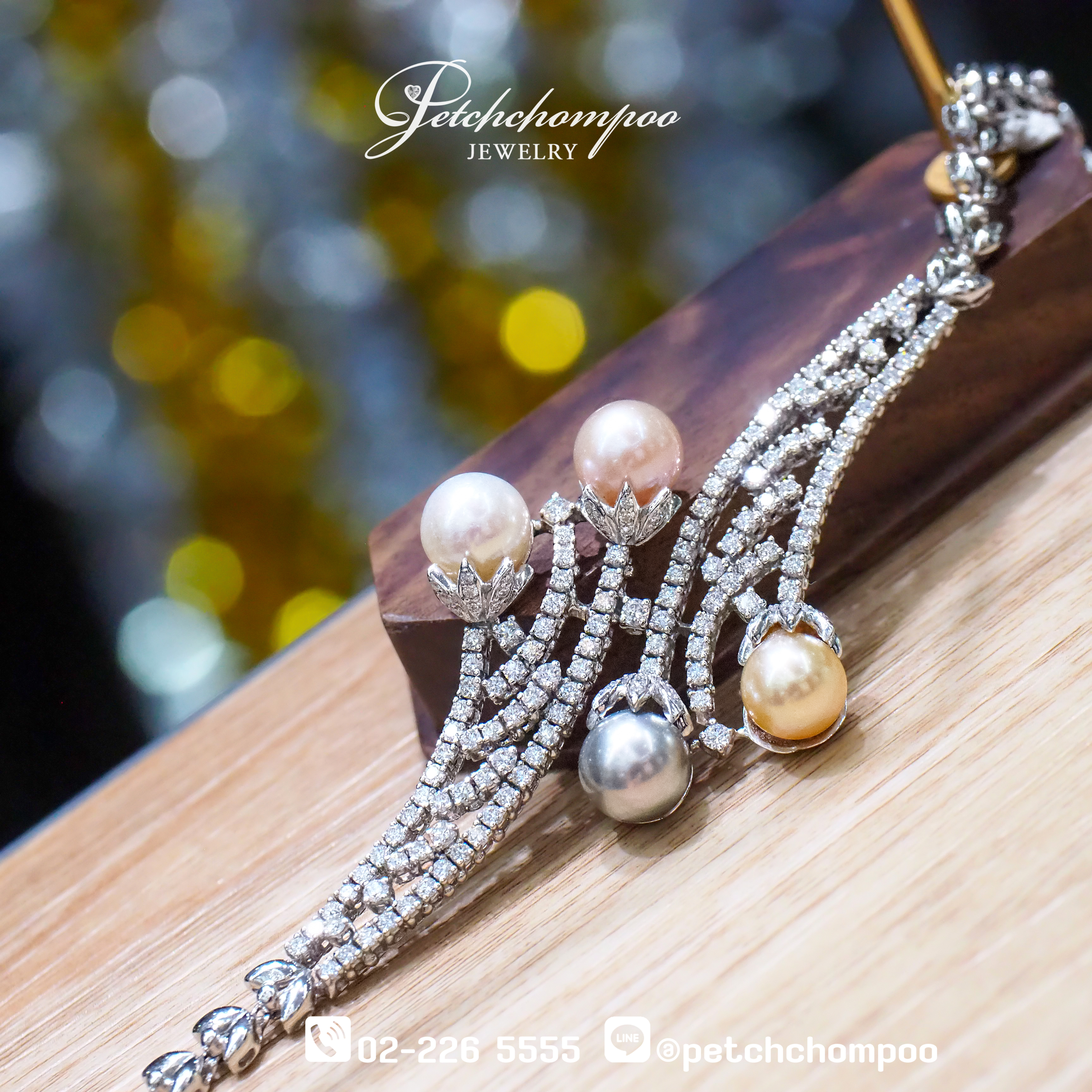 Lustre Bloom สร้อยข้อมือมุกมัลติคัลเลอร์ & เพชรสุดหรู